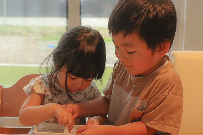 発表！「ほっこりするね♪」写真家・繁延あづささんが選ぶベストショット【みんなのコドモPHOTOギャラリー】 | kodomoe（コドモエ）—「親子時間」を楽しむ子育て情報が満載！